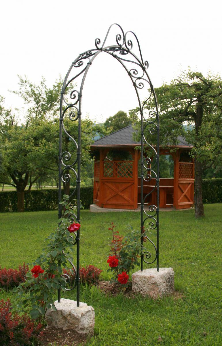 19 Solid Metal Garden Arches Ideas To Consider | SharonSable