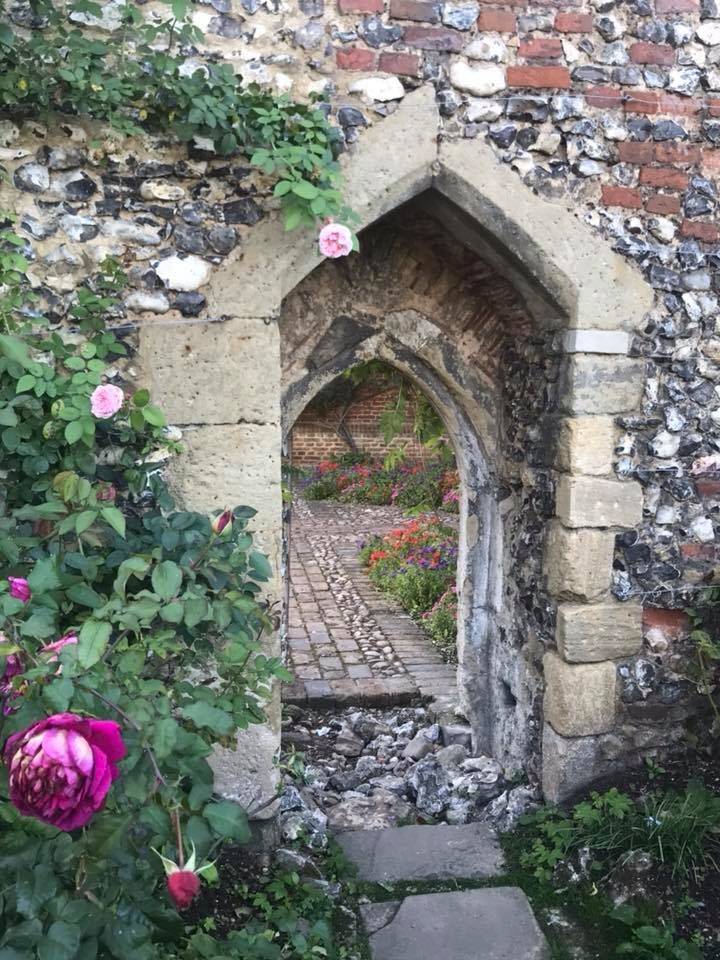 17 Walled Garden with Gothic Arch Ideas You Cannot Miss | SharonSable