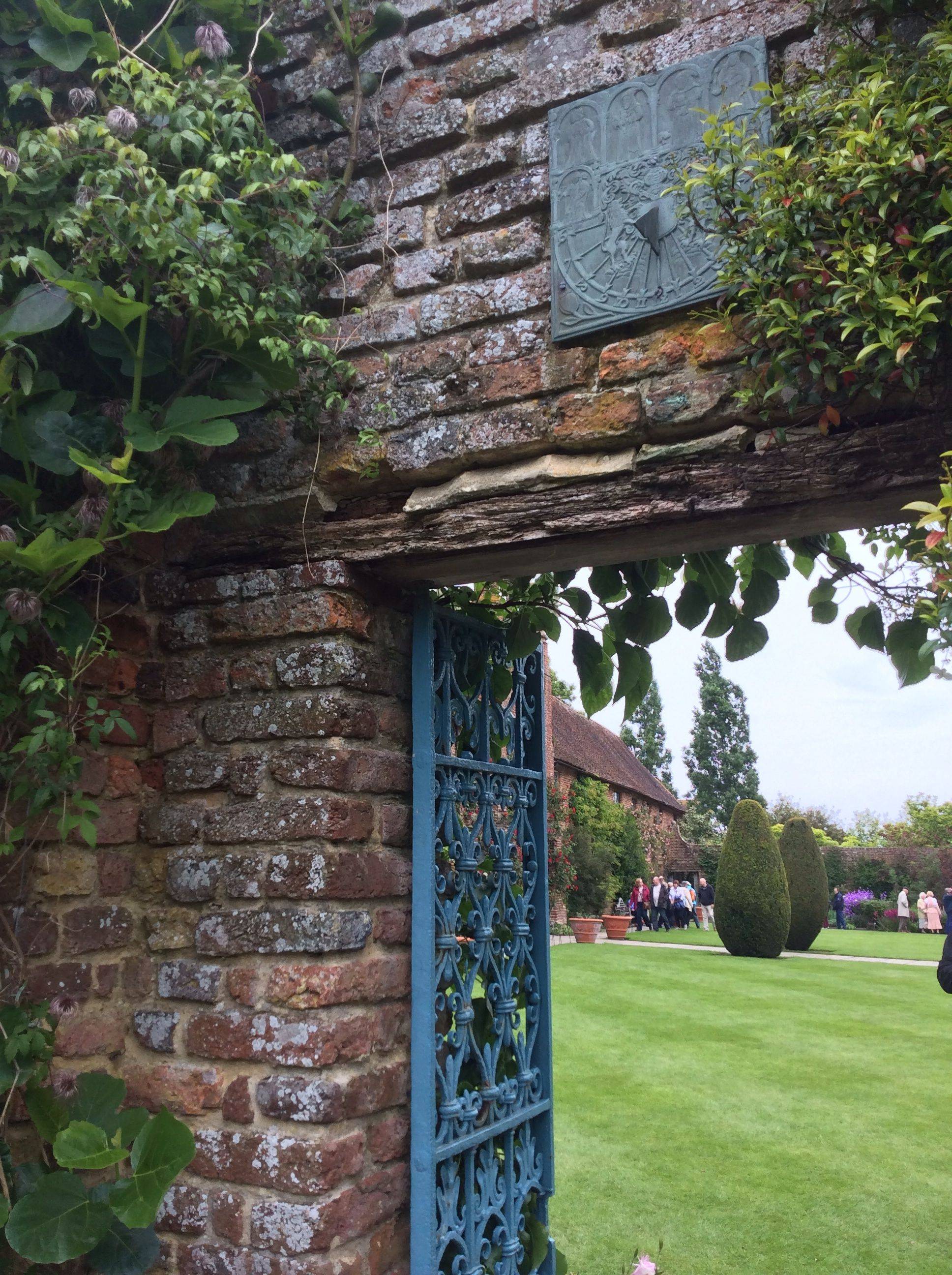 22 Stone Arch Outside Garden Ideas To Try This Year | SharonSable