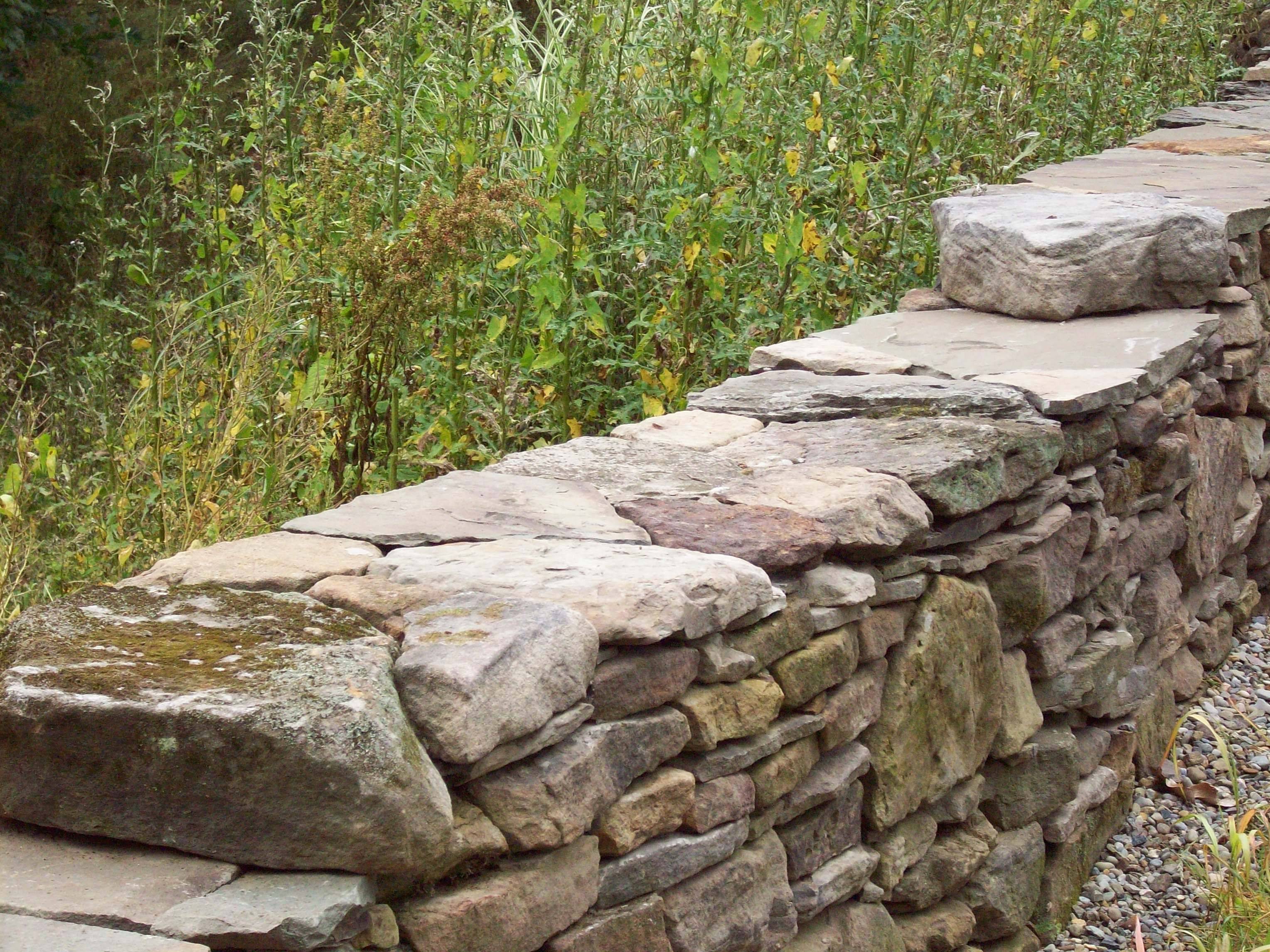 21 Dry Stone Garden Wall Ideas You Should Check | SharonSable