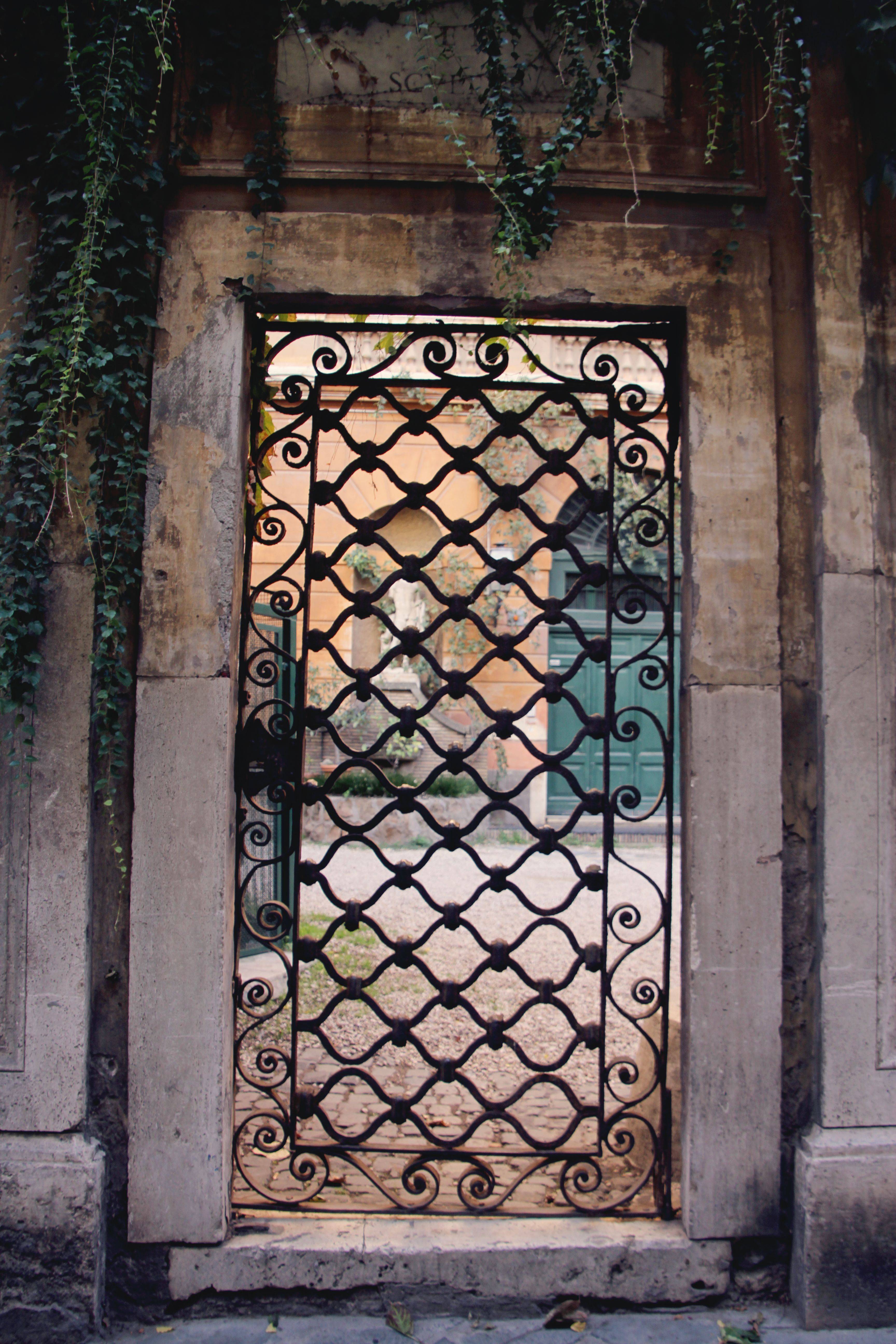 24 Spanish Garden Gate Ideas To Consider | SharonSable