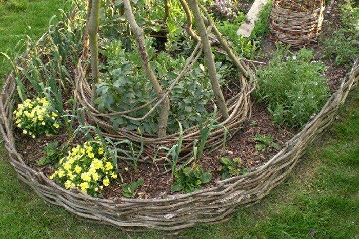 22 Willow Garden Edging Ideas To Consider | SharonSable