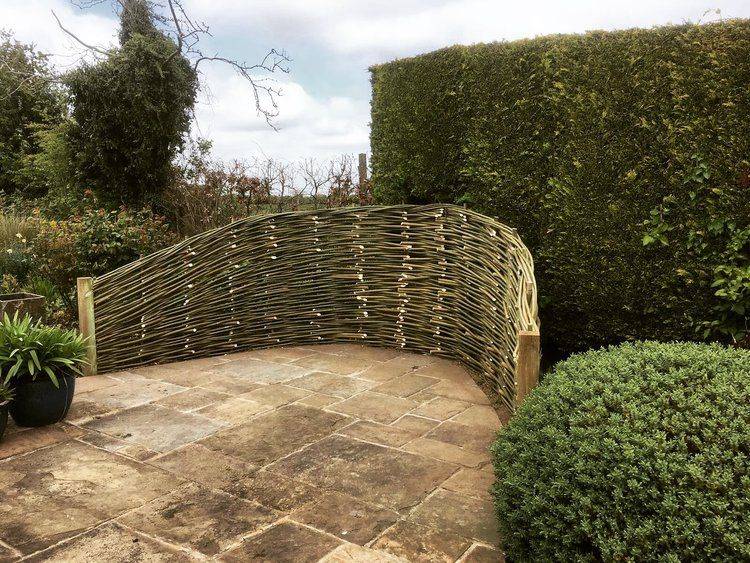 24 Woven Willow Garden Fencing Ideas To Consider | SharonSable