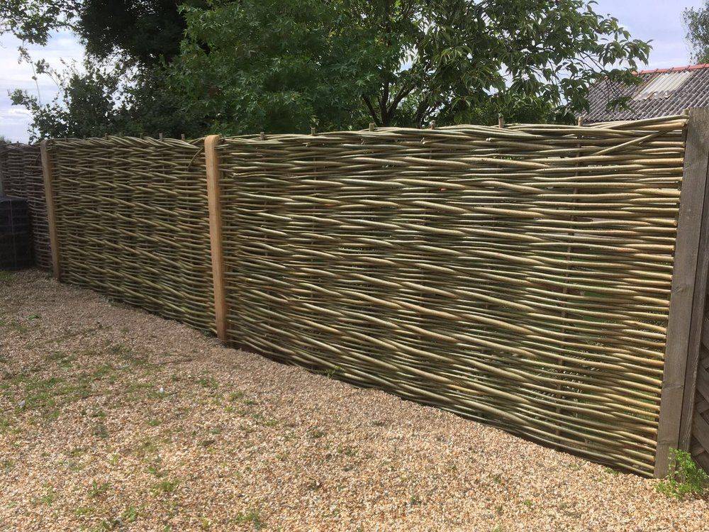 24 Woven Willow Garden Fencing Ideas To Consider | SharonSable