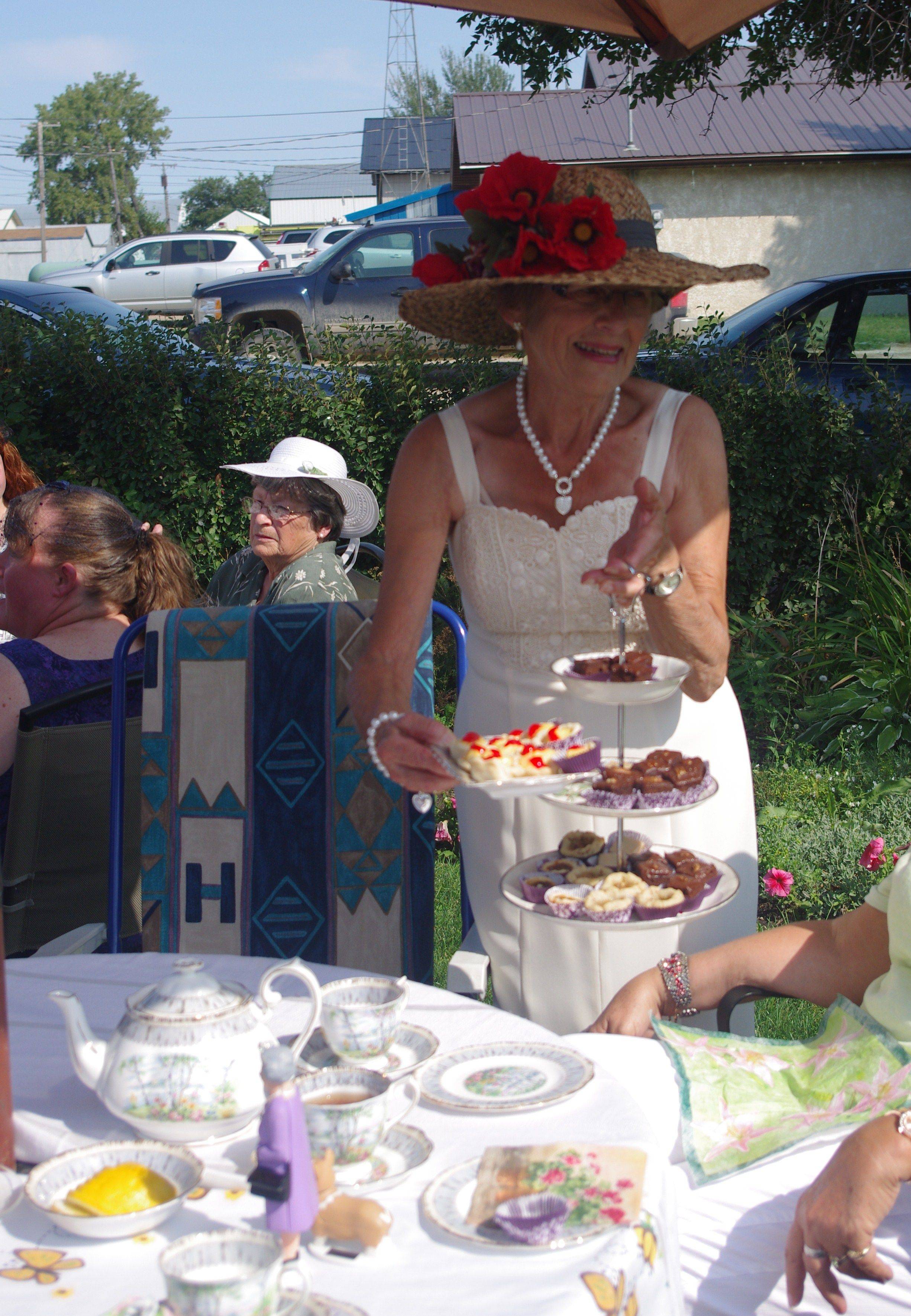 22 Elegant Garden Tea Party Ideas You Gonna Love | SharonSable