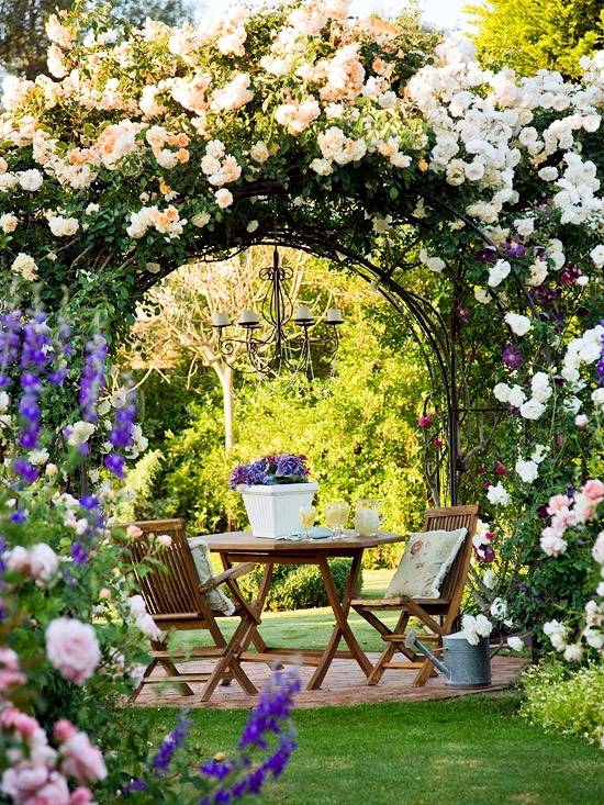 20 English Garden Trellis Ideas To Consider | SharonSable