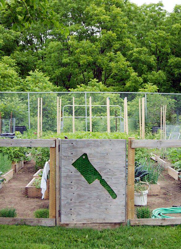 23 Community Garden Fence Ideas To Try This Year | SharonSable