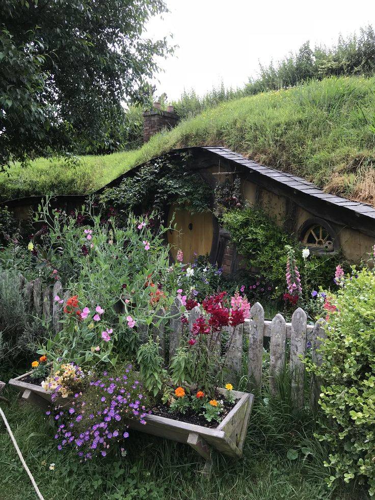 22 Hobbiton Garden Ideas You Must Look | SharonSable