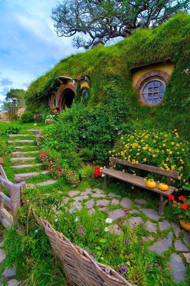 22 Hobbiton Garden Ideas You Must Look | SharonSable