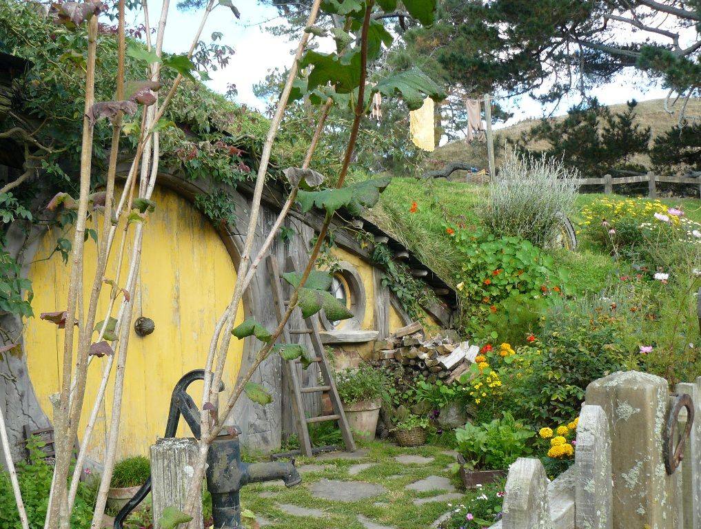 22 Hobbiton Garden Ideas You Must Look | SharonSable