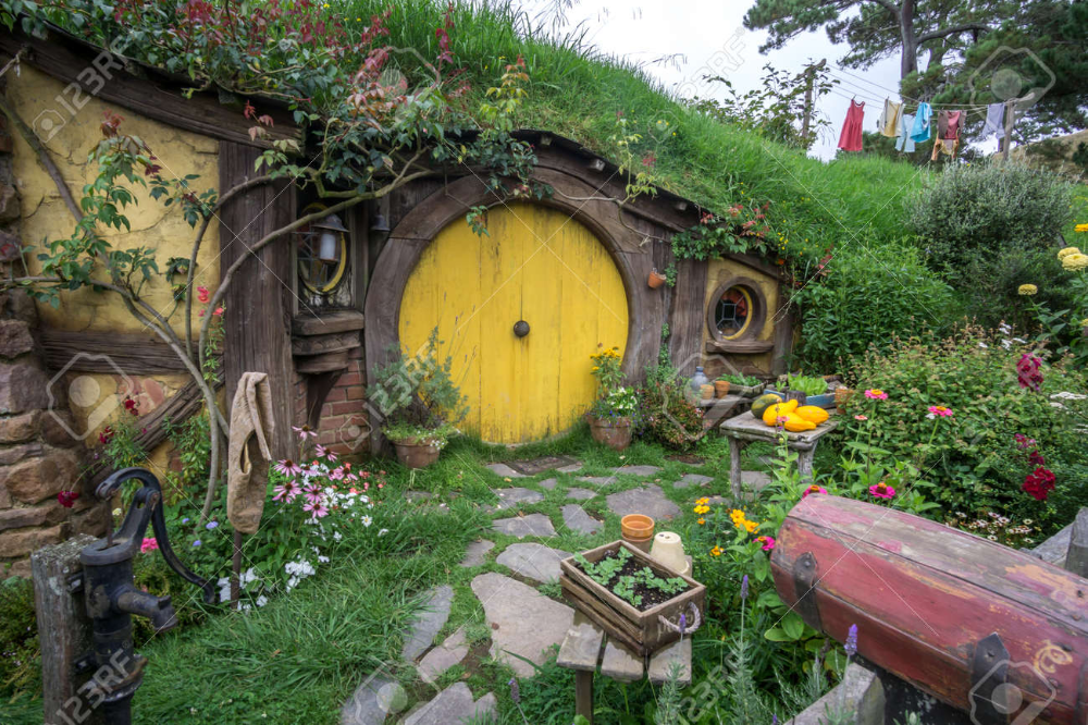 22 Hobbiton Garden Ideas You Must Look | SharonSable