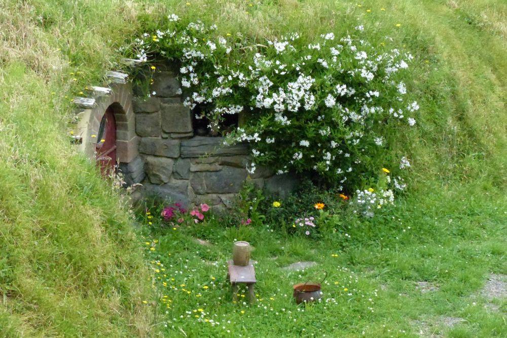 22 Hobbiton Garden Ideas You Must Look | SharonSable