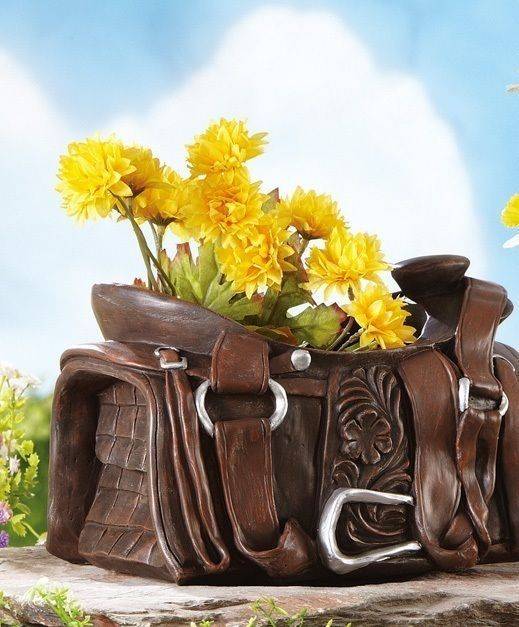 20 Western Outdoor Garden Decor Ideas To Try This Year | SharonSable