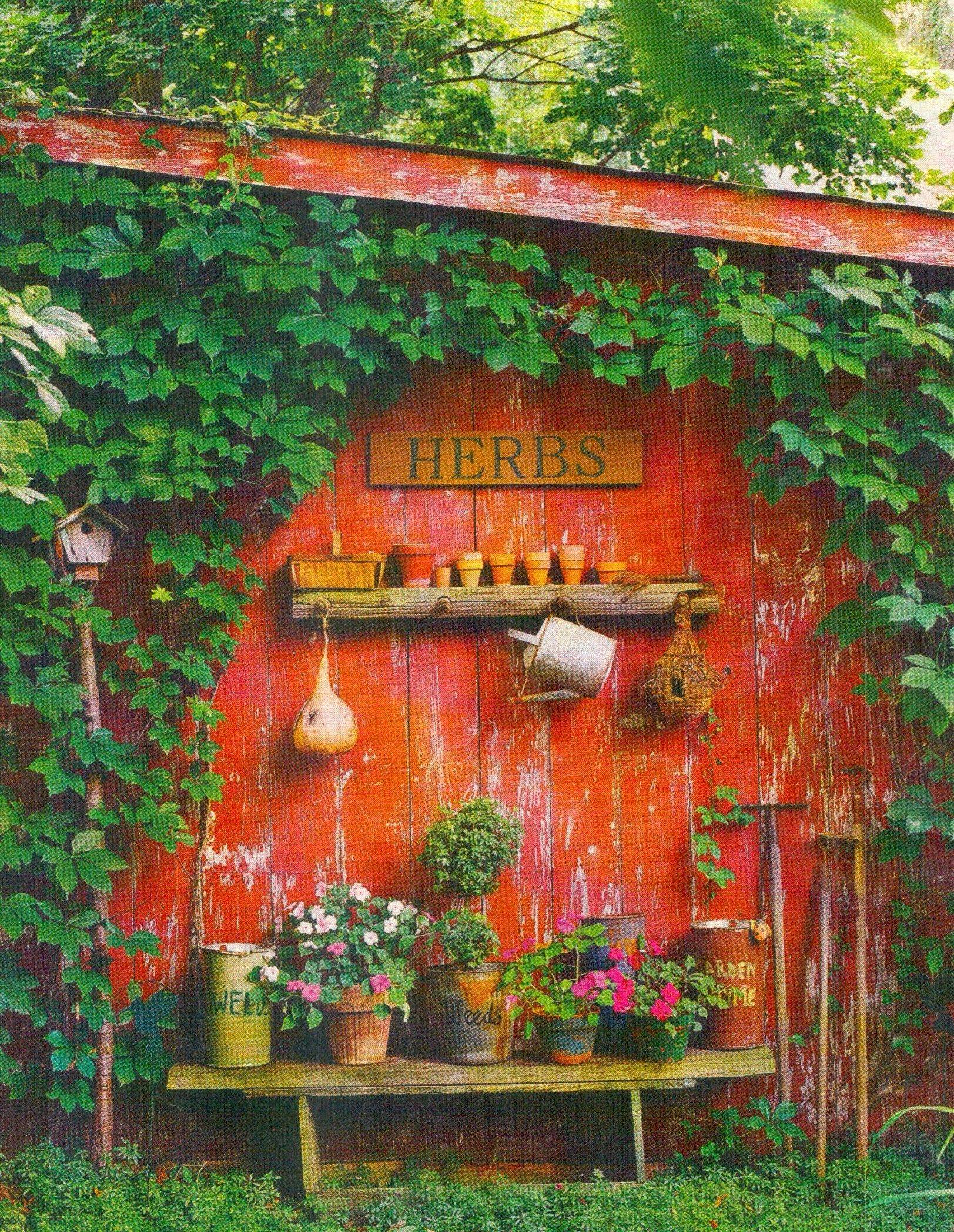 14 Cute Country Garden Vignettes Ideas Worth a Look | SharonSable