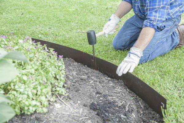 25 Garden Edging Stakes Ideas You Must Look | SharonSable