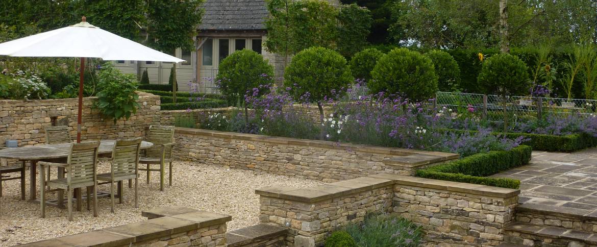 24 Cotswold Garden Ideas To Try This Year | SharonSable