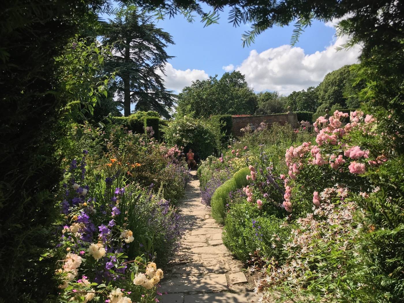 24 Cotswold Garden Ideas To Try This Year | SharonSable