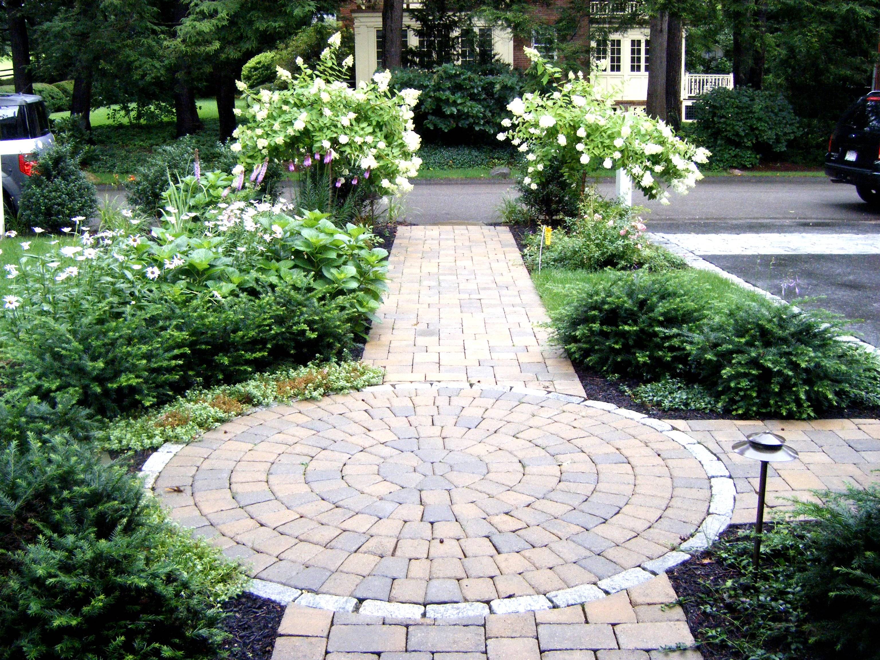 21 Front Yard Garden Walkways Ideas You Must Look | SharonSable