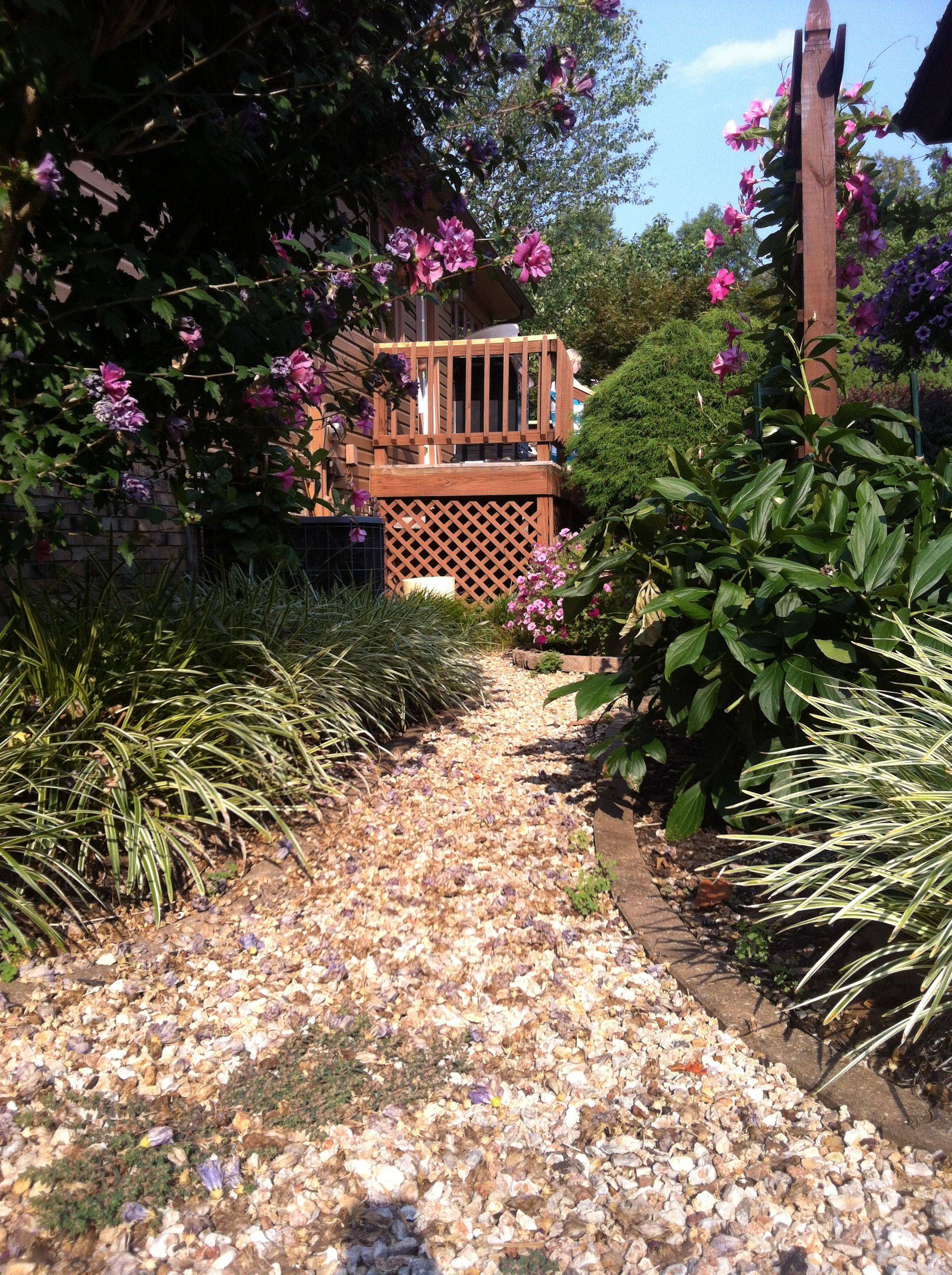 24 Cool Garden Path Ideas To Consider | SharonSable