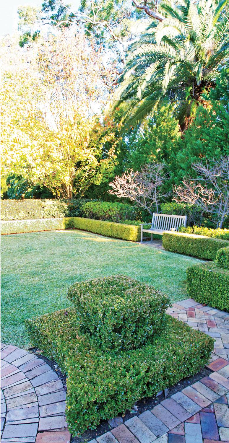 22 Traditional Garden Ideas To Try This Year | SharonSable