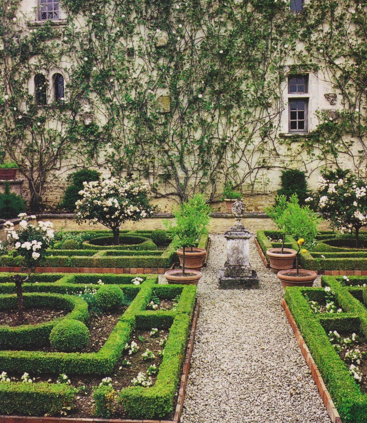 21 European Formal Garden Design Ideas For This Year | SharonSable