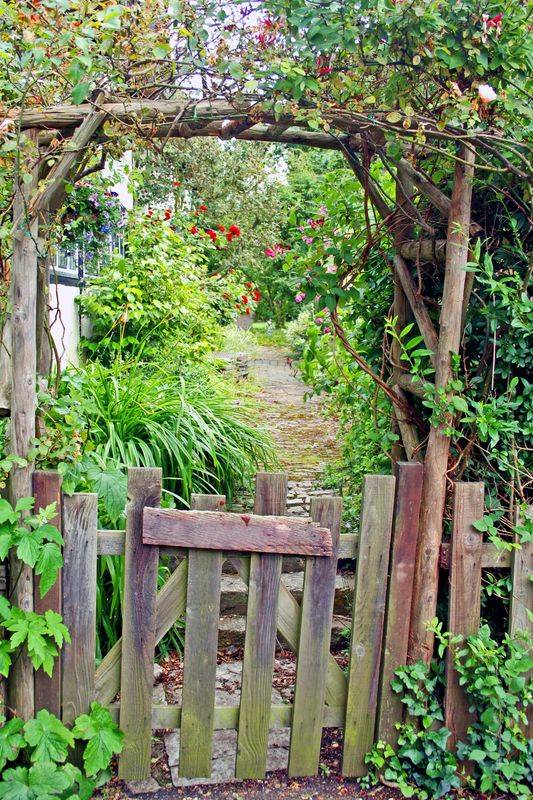 19 Rustic Cottage Garden Gate Ideas You Should Look | SharonSable