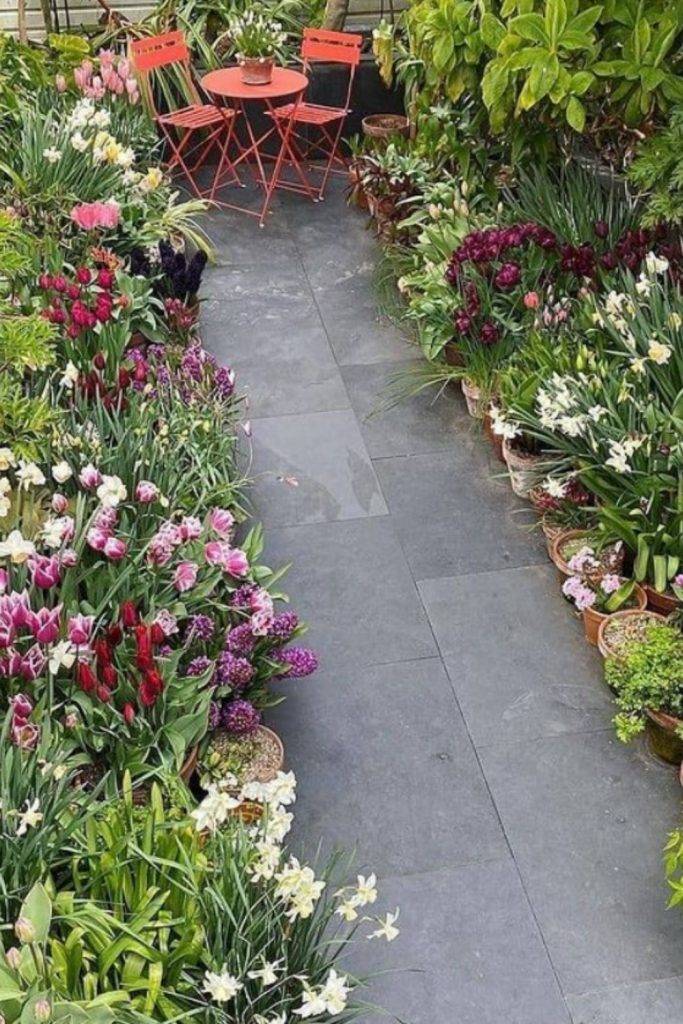 24 Messy Front Garden Ideas Worth to Check | SharonSable