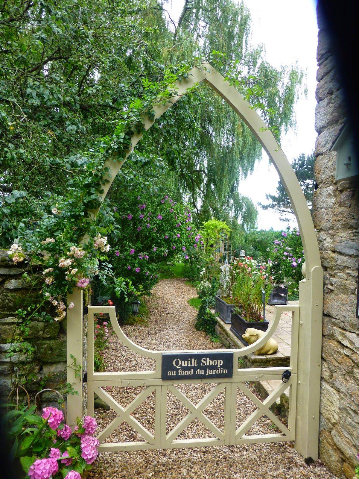 20 Cottage Garden Gates Ideas Worth a Look | SharonSable