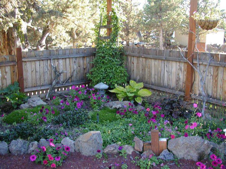 19 Corner Yard Garden Ideas You Should Check | SharonSable