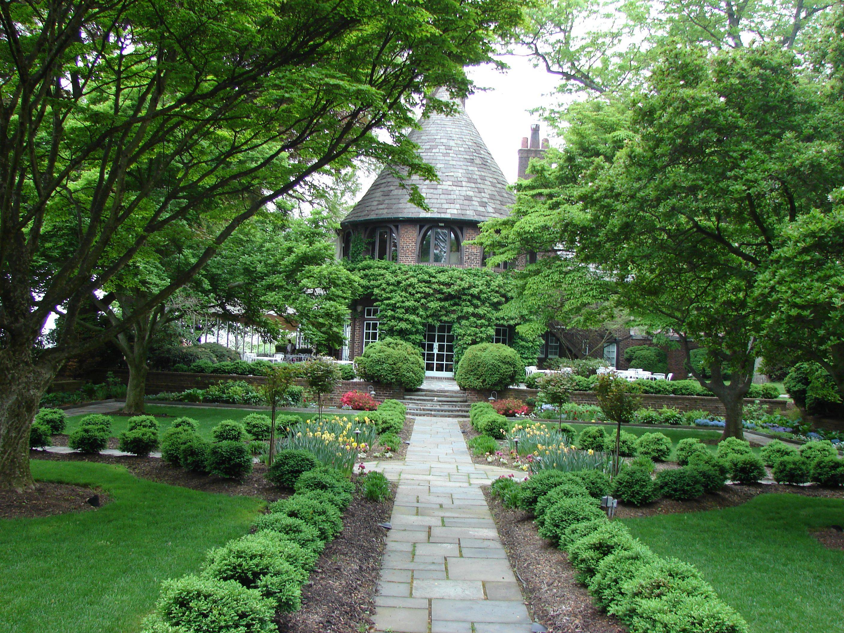 16 Boxwood Garden Design Ideas You Cannot Miss | SharonSable