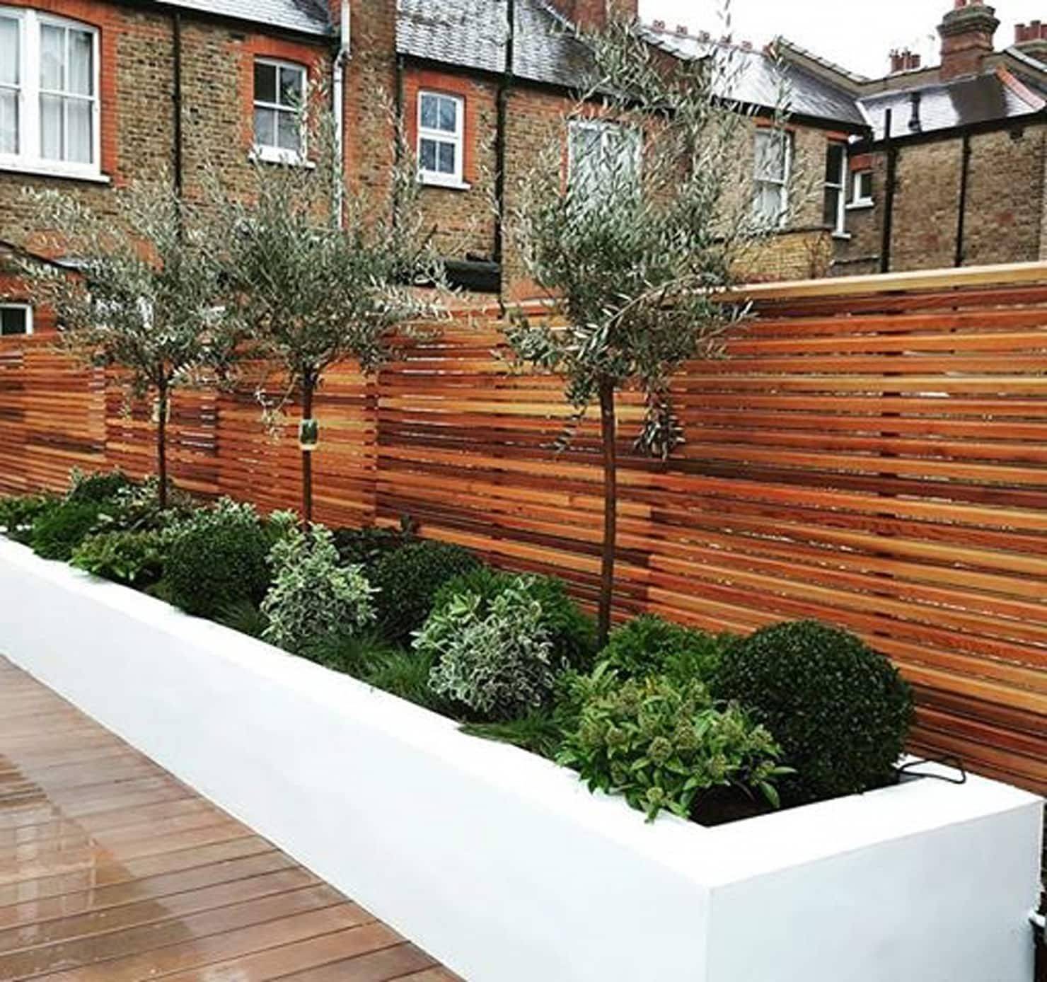 21 Short Garden Fence Ideas To Consider | SharonSable