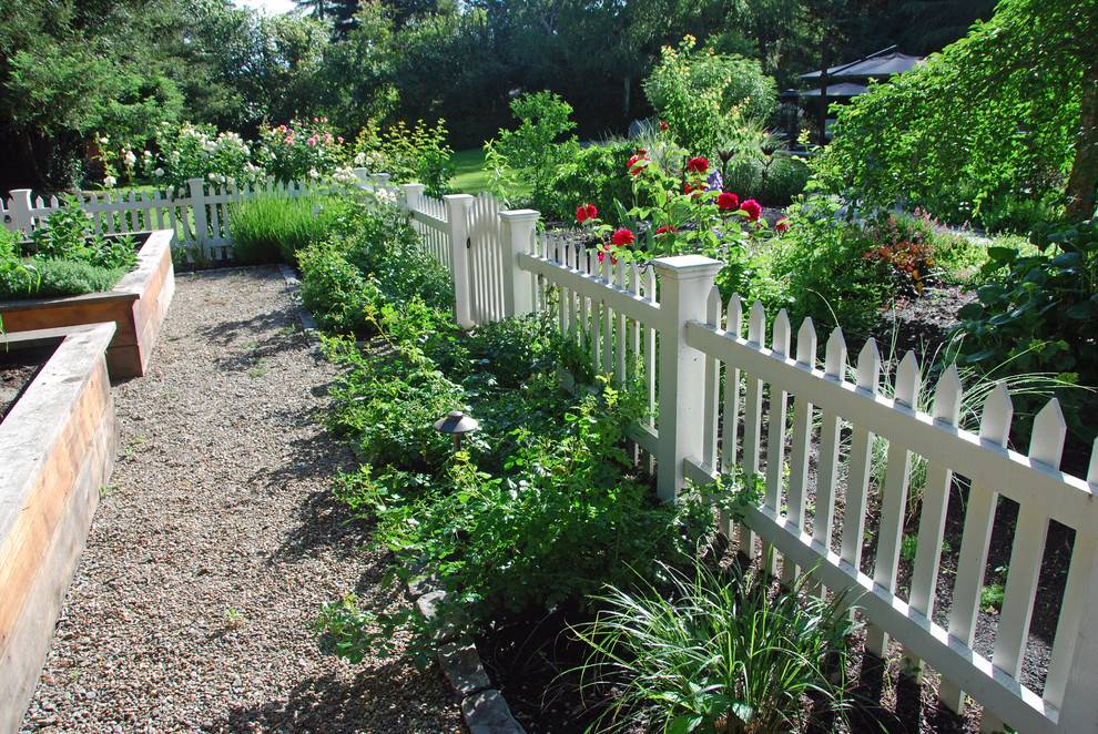 22 Small Garden Picket Fence Ideas To Try This Year | SharonSable