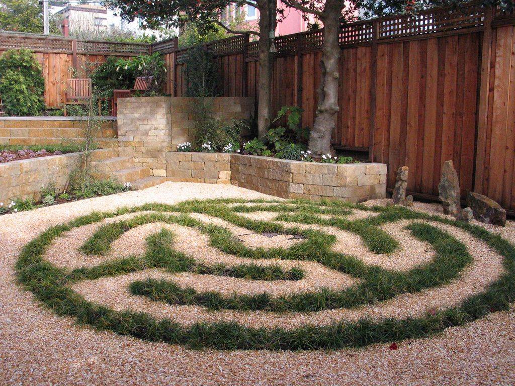 21 Prayer Labyrinth Garden Design Ideas To Try This Year | SharonSable