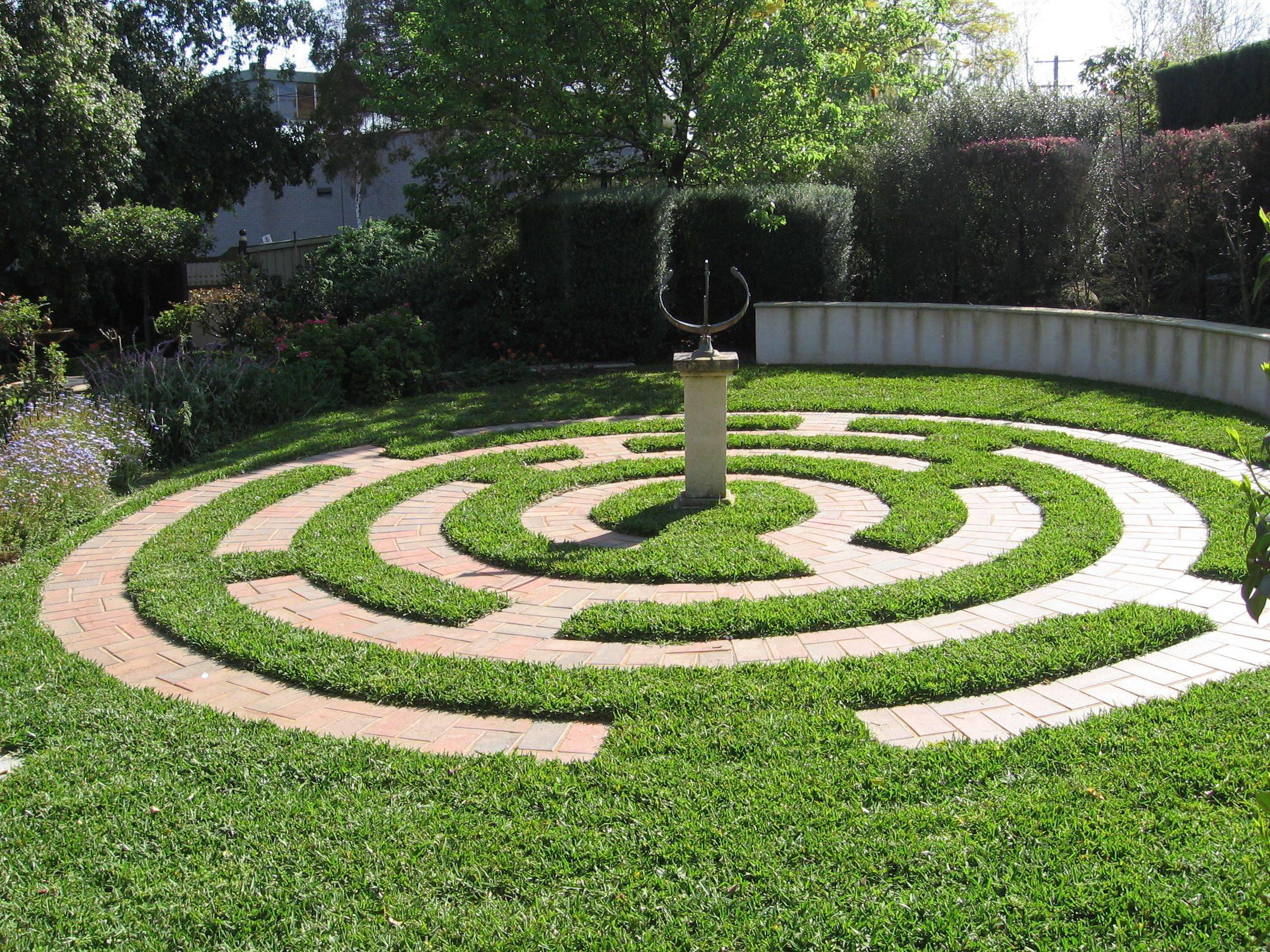 22 Stone Garden Labyrinth Ideas You Should Check | SharonSable