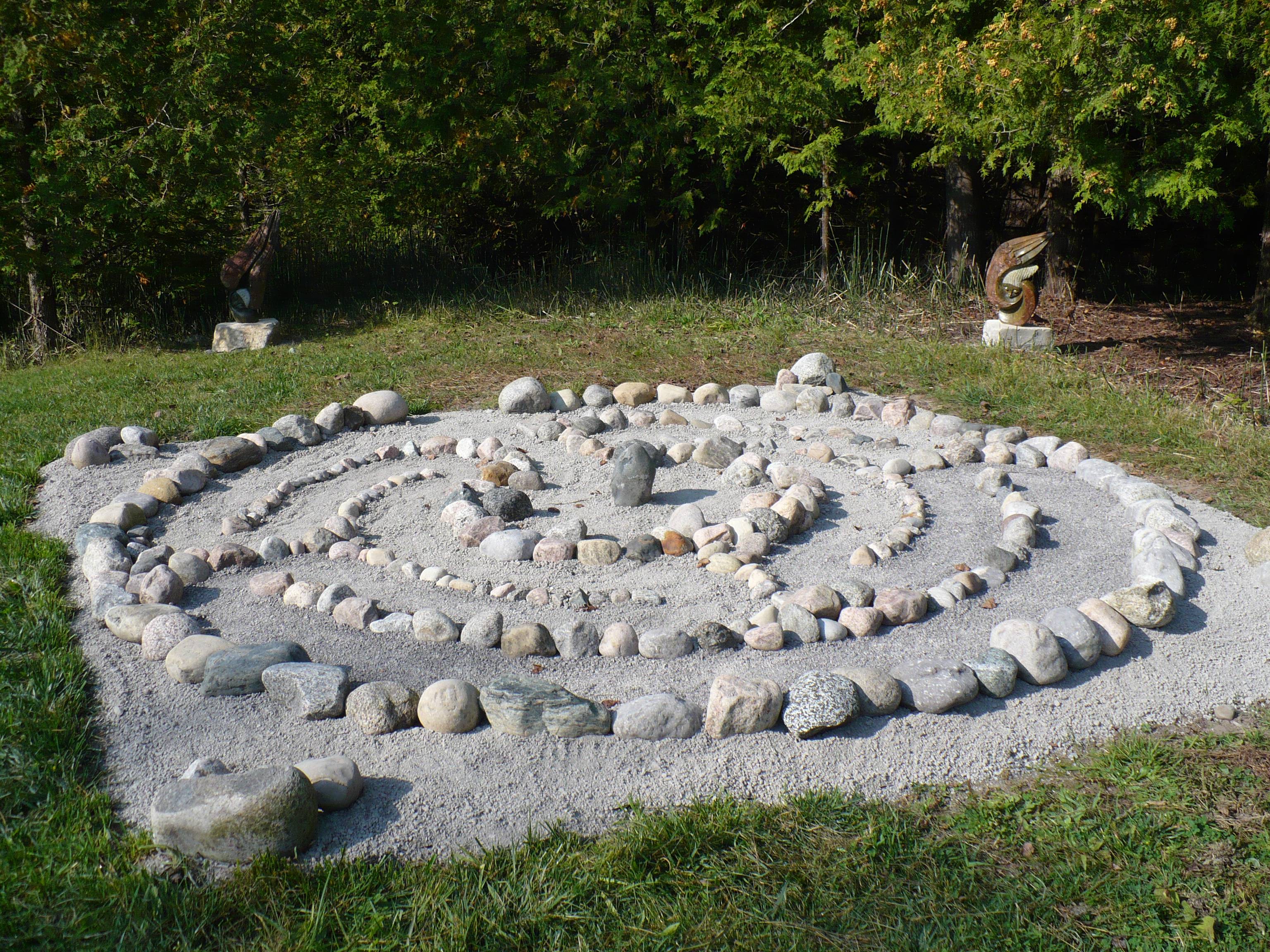 22 Stone Garden Labyrinth Ideas You Should Check | SharonSable