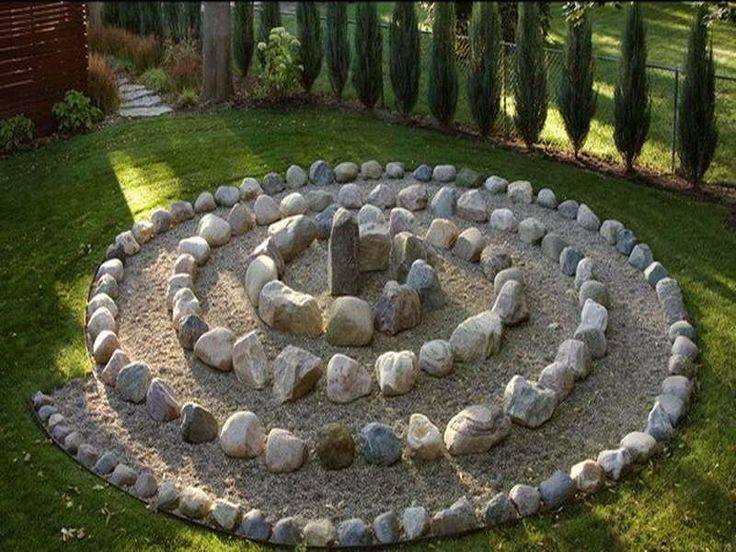 22 Stone Garden Labyrinth Ideas You Should Check | SharonSable