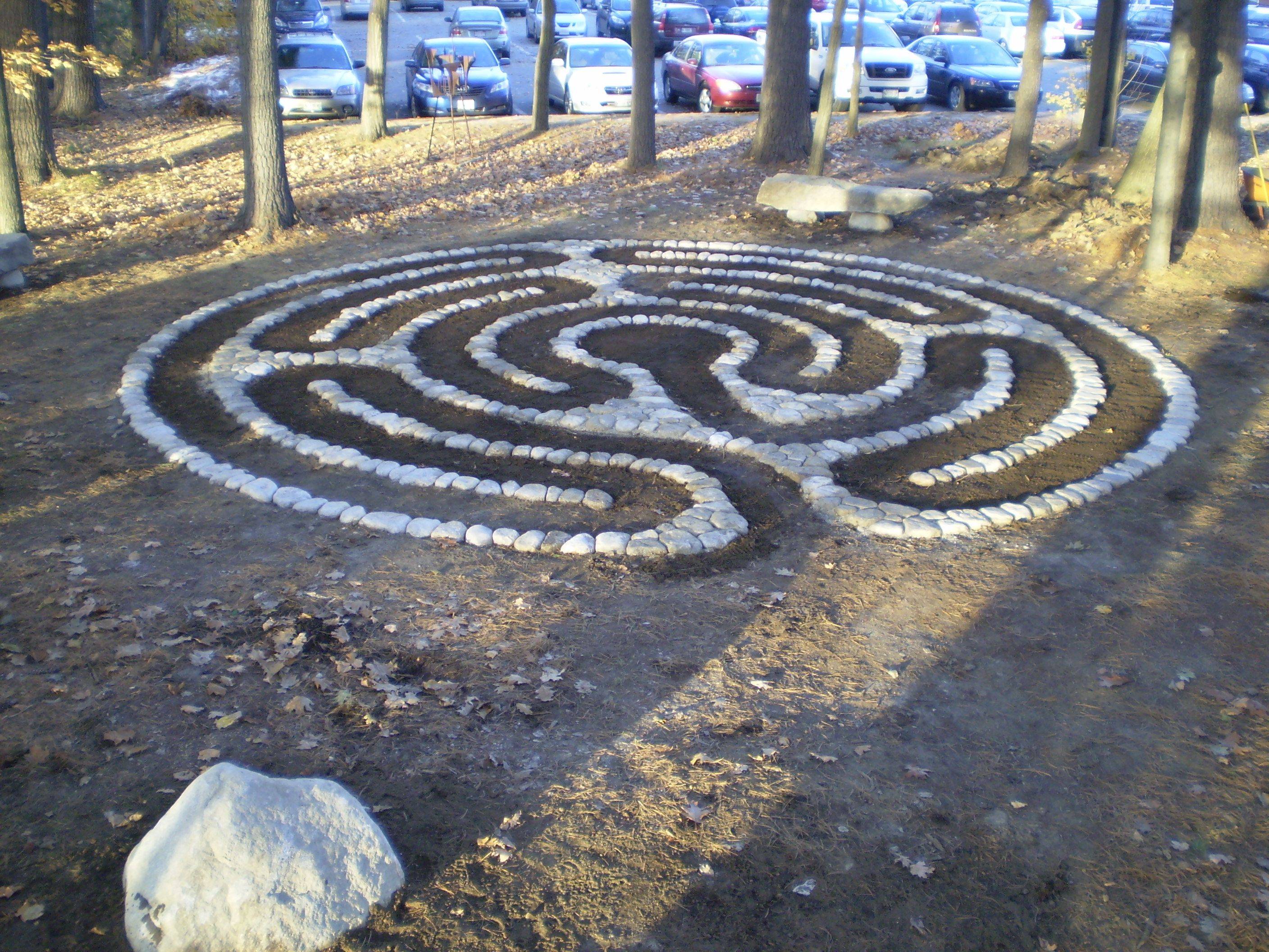 22 Stone Garden Labyrinth Ideas You Should Check | SharonSable