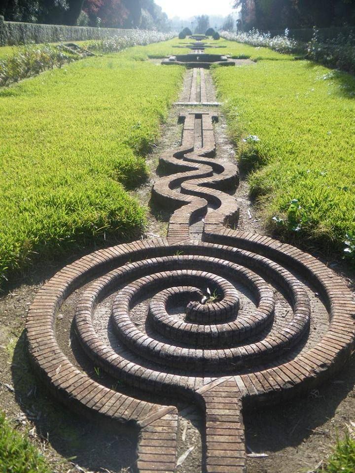 22 Small Labyrinth Design for Garden Ideas Worth a Look | SharonSable