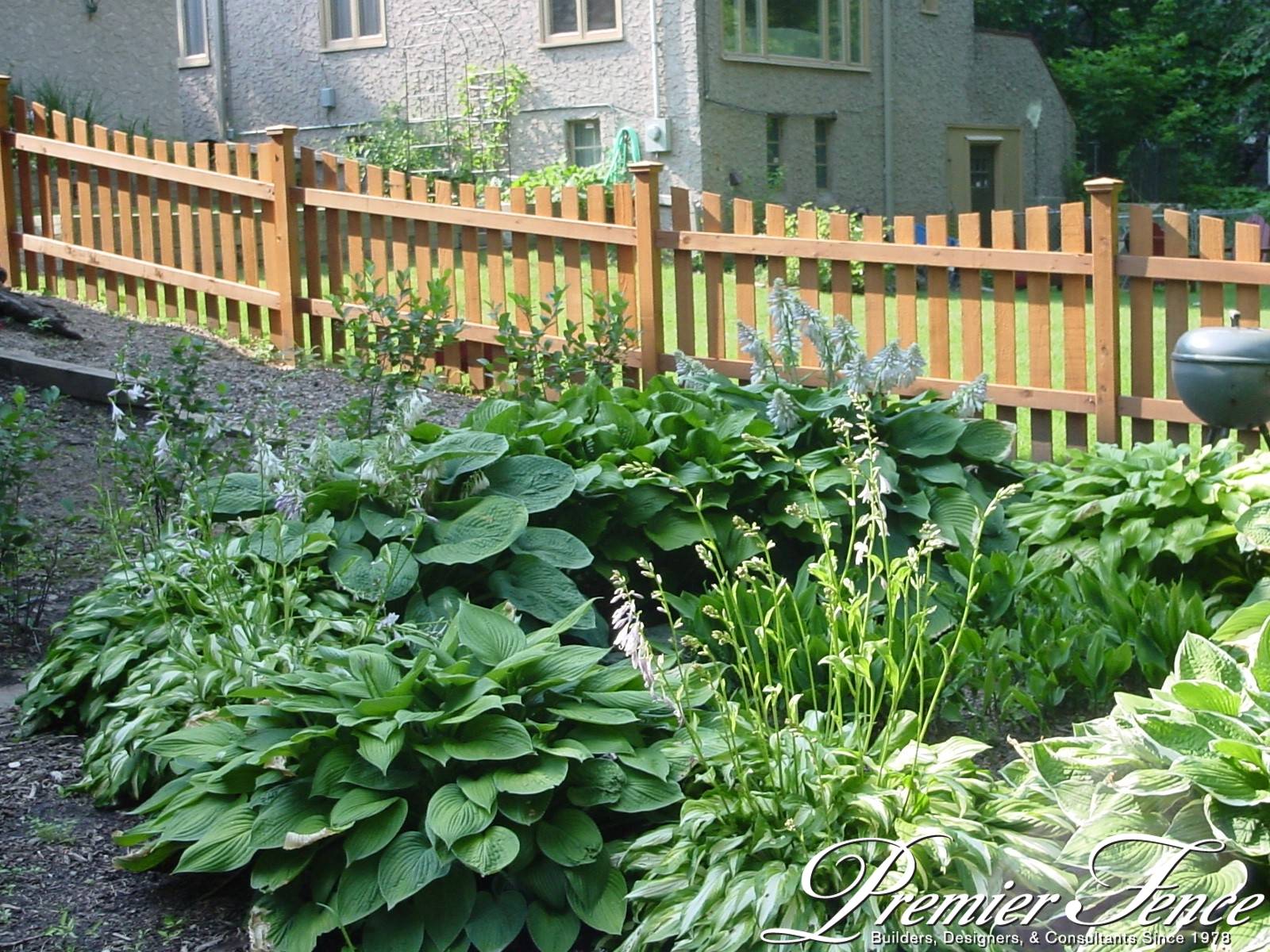 23 Picket Fence Cottage Garden Ideas You Gonna Love | SharonSable