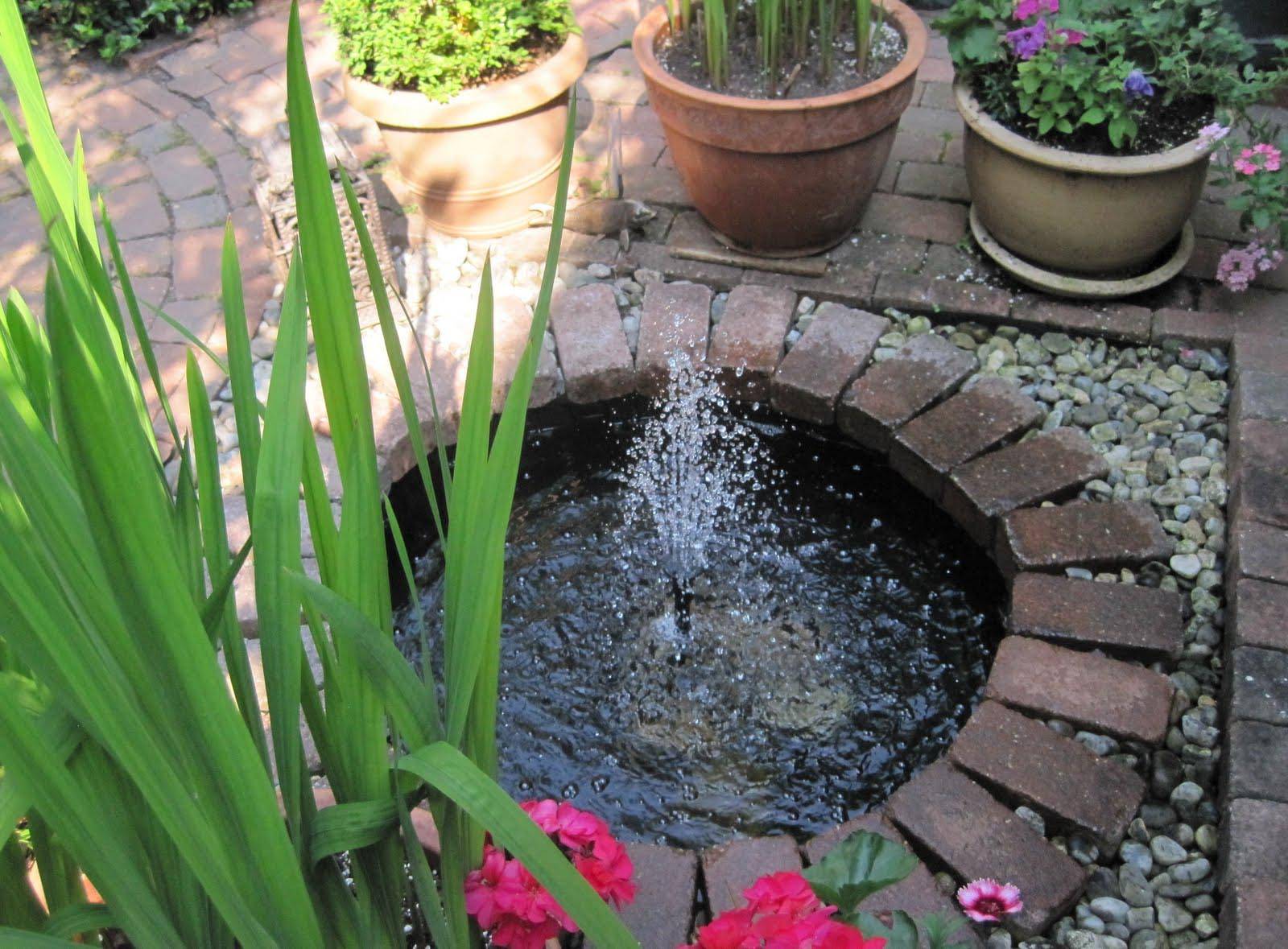 20 Small Garden Water Features Ideas You Should Look | SharonSable