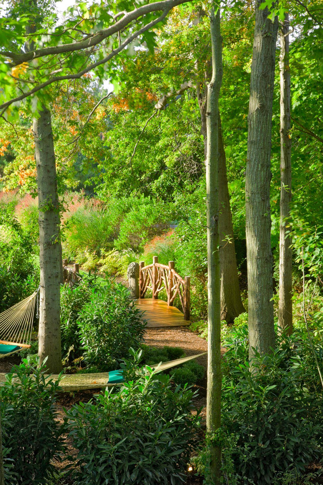 20 Whimsical Garden Paths Ideas You Should Check | SharonSable