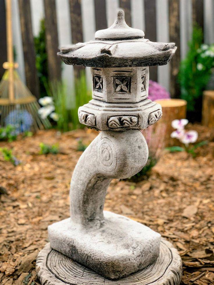 17 Japanese Garden Stone Lanterns Ideas To Try This Year | SharonSable
