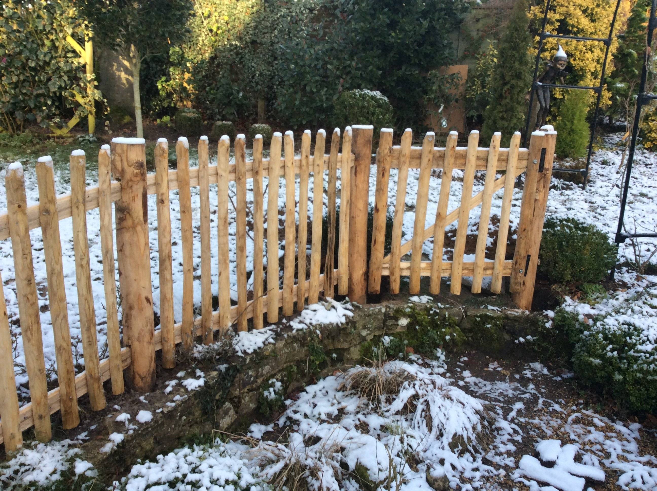 25 Rustic Garden Fence Ideas Worth to Check | SharonSable