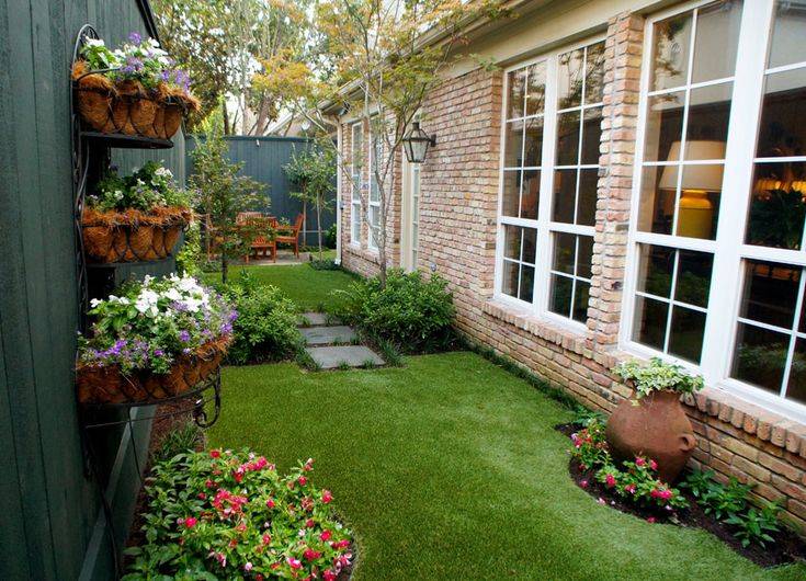 23 Small English Garden Courtyard Ideas To Try This Year | SharonSable