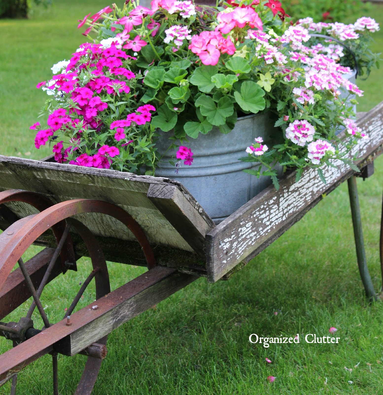 23 Rustic Garden Planters Ideas To Try This Year | SharonSable