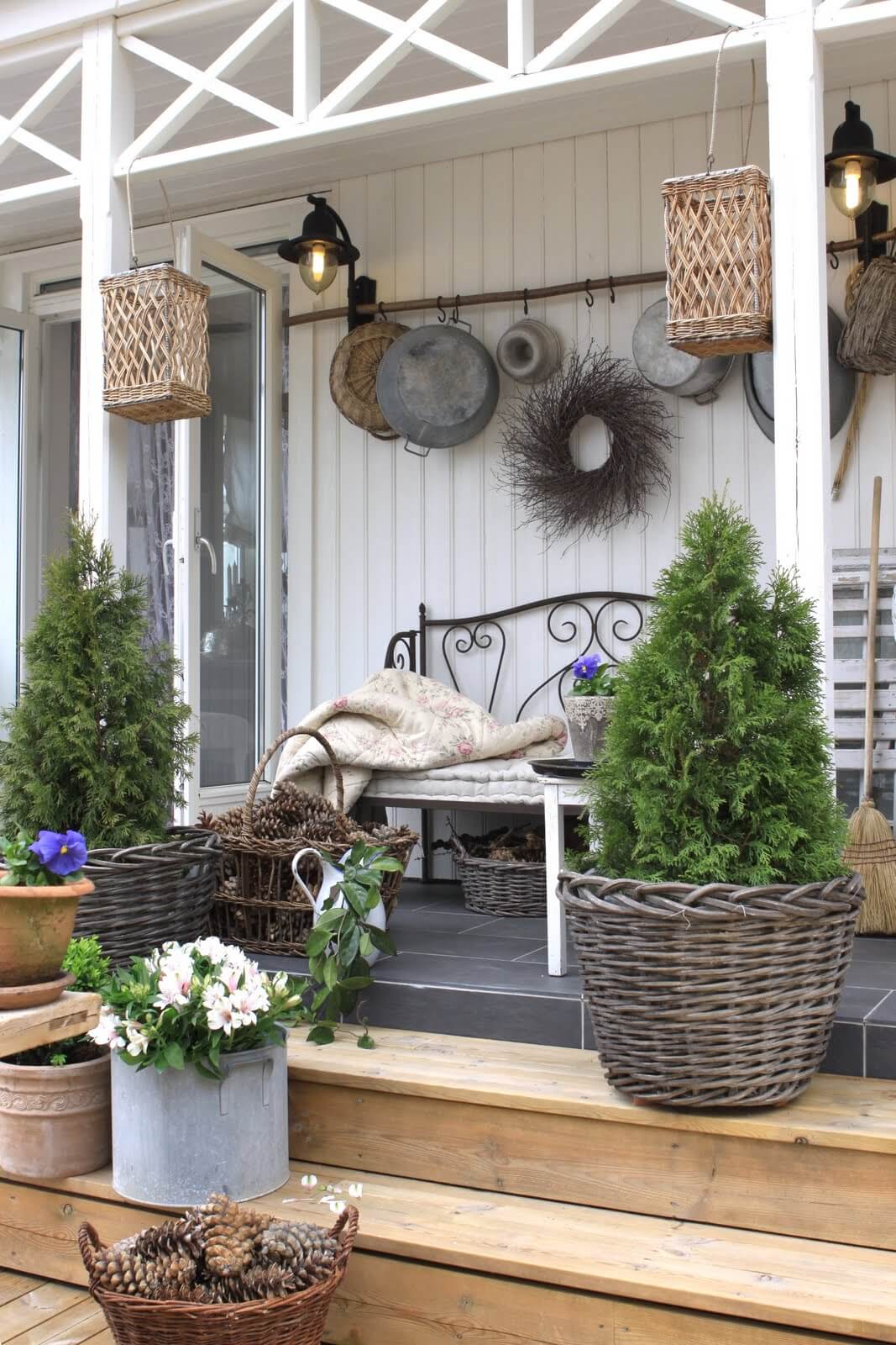 25 Farmhouse Outdoor Garden Decor Ideas You Should Check | SharonSable
