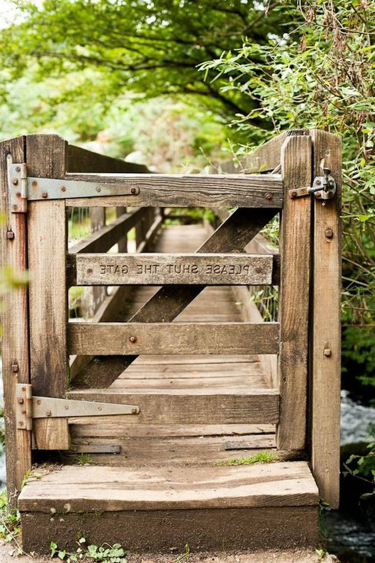 19 Rustic Wood Garden Gates Ideas You Gonna Love | SharonSable