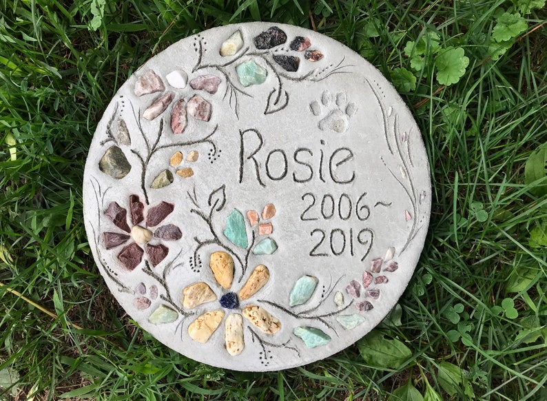 17 Personalized Garden Stepping Stones Ideas You Should Check | SharonSable