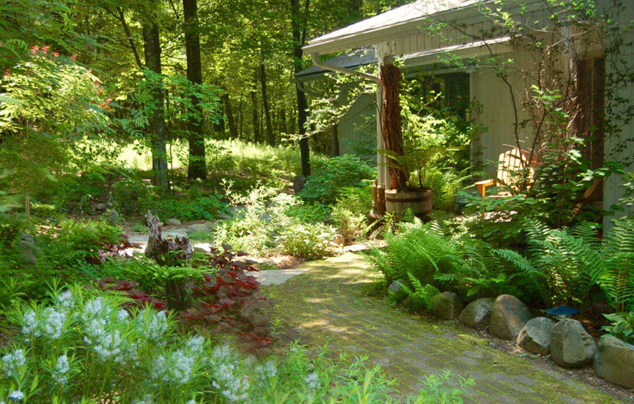 20 Natural Garden Landscape Design Ideas You Must Look | SharonSable
