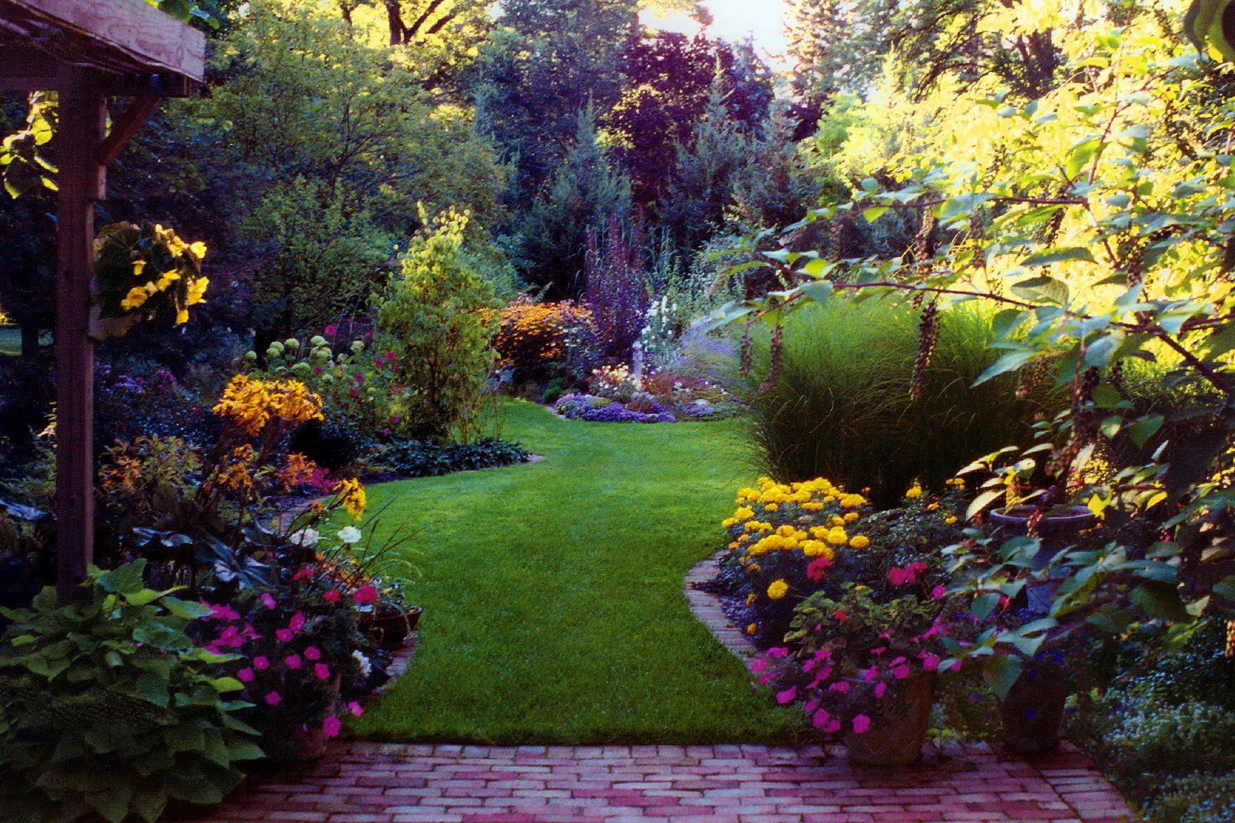 20 Natural Garden Landscape Design Ideas You Must Look | SharonSable